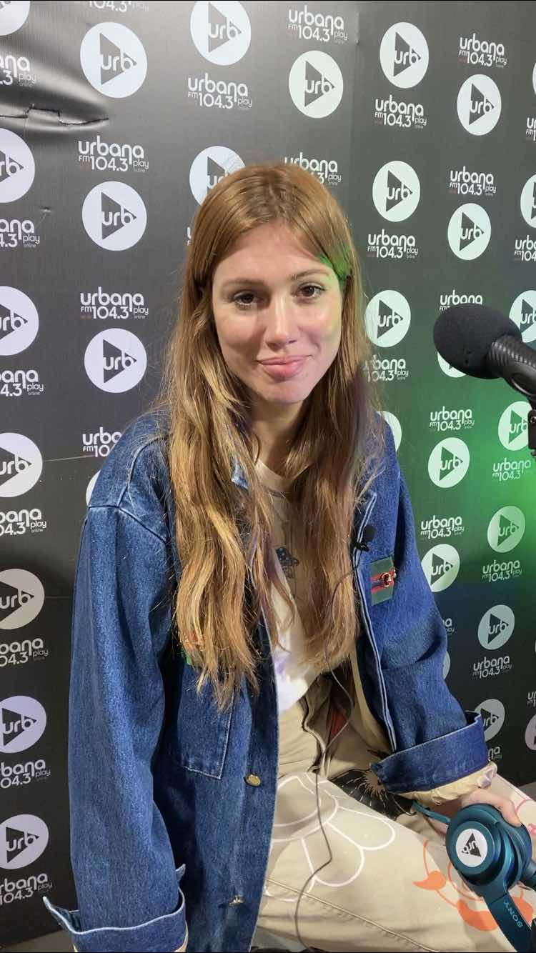 ¡María Campos cerró el programa de Perros de la Calle con un acústico ...