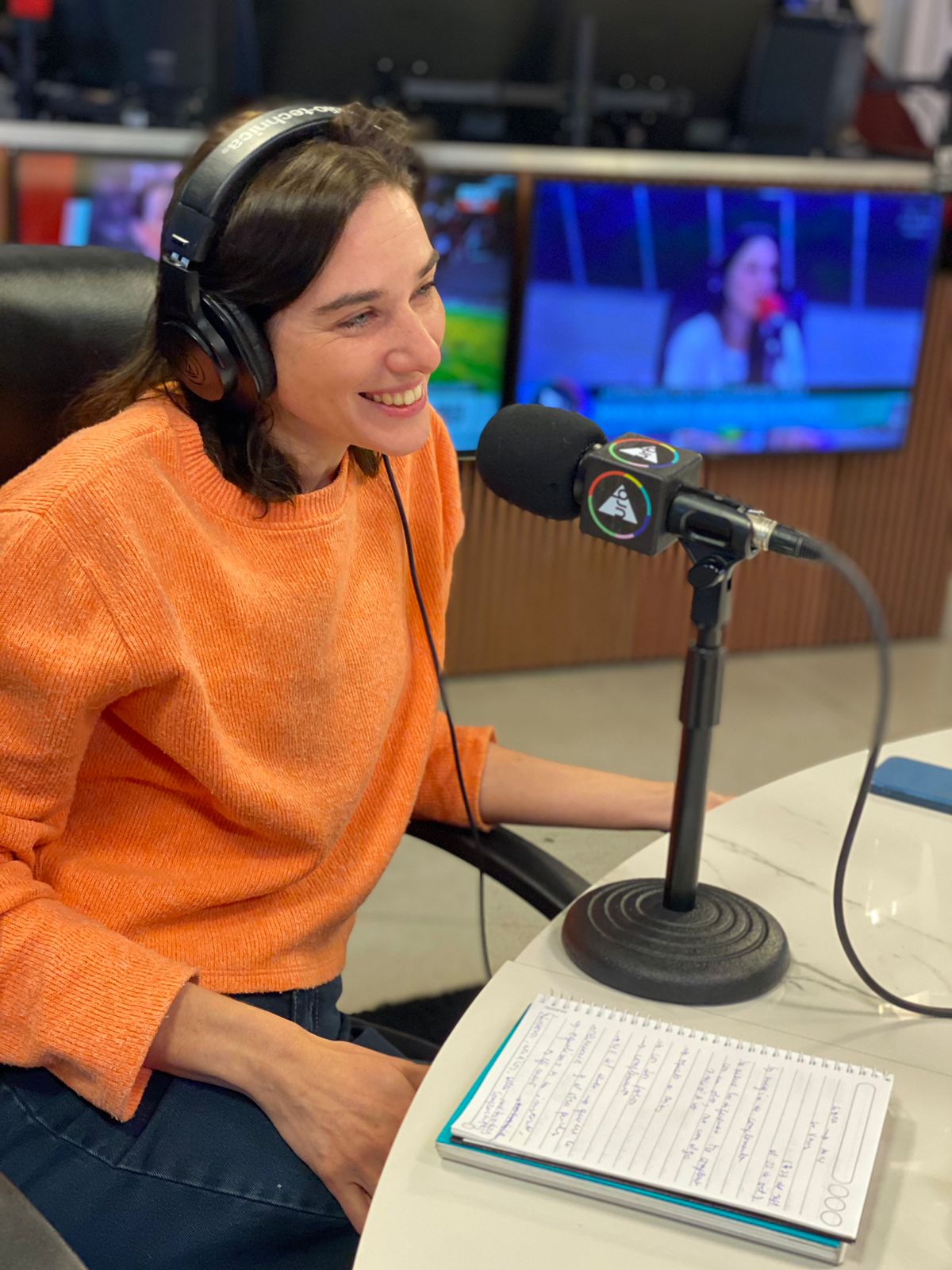 Libra, en la columna de astrología de María Abadi | #VueltaYMedia ...