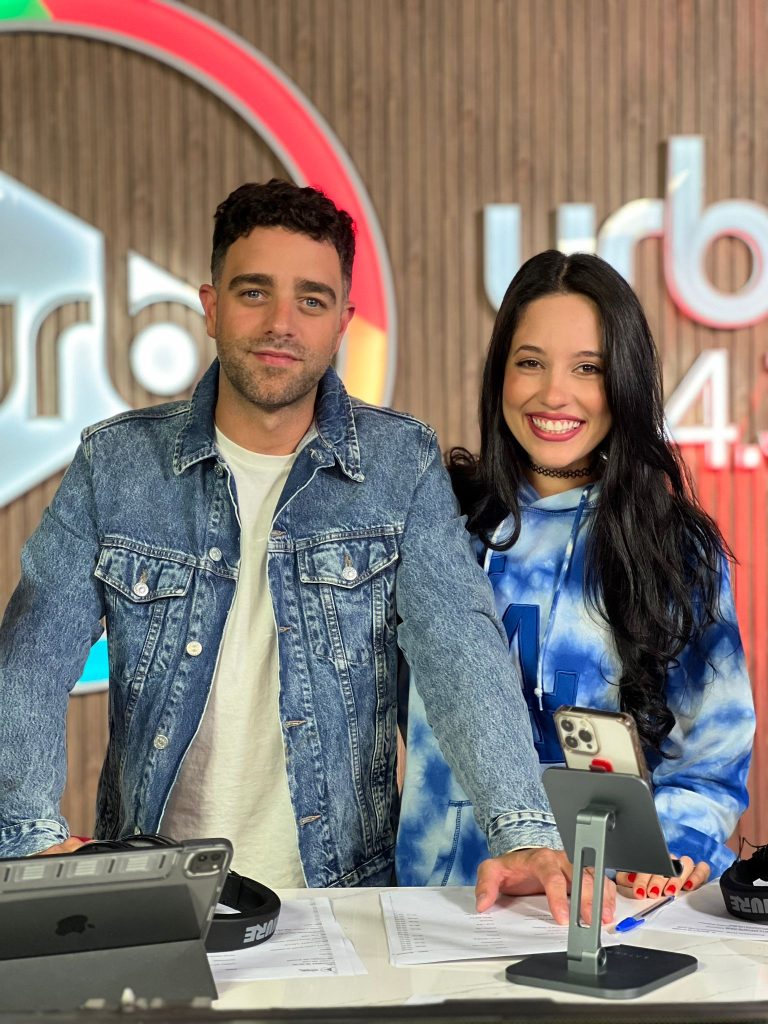 ¡"Olvidate de Todo" y cerrá tu día con Poggi y Anaís! - Urbana Play 104.3