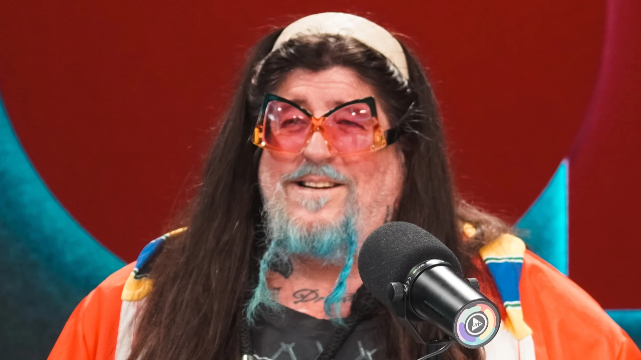 "Tomaba m3rca porque, si no, me decían maricón": Norman Ramírez, dueño del bar Mamita - Urbana ...